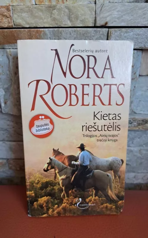 Kietas riešutėlis - Nora Roberts, knyga